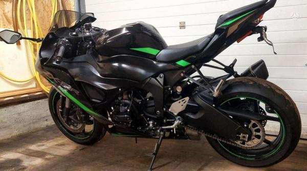 Black Kawasaki Ninja 2025 in Vilnius, with an engine capacity of 0.64 L and mileage of 9 thousand km for 9400 €, photo 2 on AUTOMOTO.COM.LV
