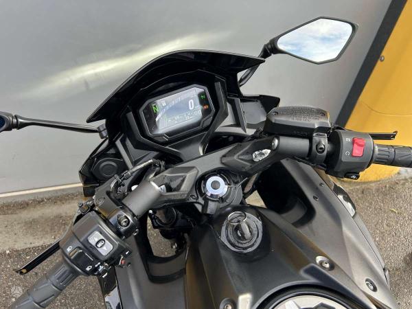 Black Kawasaki Ninja 2025 in Kaunas, with an engine capacity of 0.65 L and mileage of 6 thousand km for 5500 €, photo 7 on AUTOMOTO.COM.LV