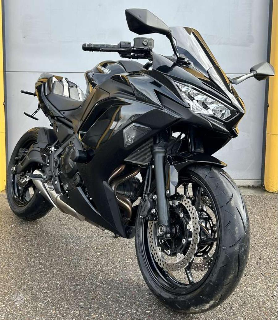 Melns Kawasaki Ninja 2025 Kauņa, ar dzinēja tilpumu 0.65 L un nobraukumu 6 tūkst. km par 5500 €, foto 1 vietnē AUTOMOTO.COM.LV