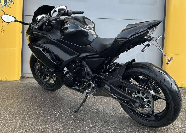 Черный Кавасаки Ninja 2025 в Каунас, объемом двигателя 0.65 л и пробегом 6 тыс. км за 5500 €, фото 3 на AUTOMOTO.COM.LV