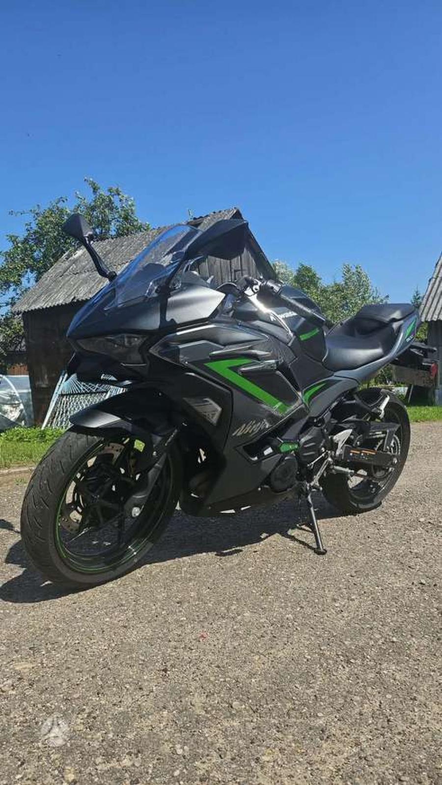 Черный Кавасаки Ninja 2025 в Вильнюс, объемом двигателя 0.50 л и пробегом 6 тыс. км за 5700 €, фото 6 на AUTOMOTO.COM.LV