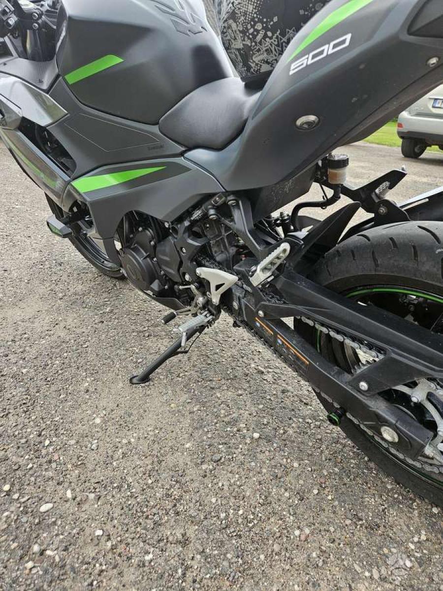 Черный Кавасаки Ninja 2025 в Вильнюс, объемом двигателя 0.50 л и пробегом 6 тыс. км за 5700 €, фото 10 на AUTOMOTO.COM.LV