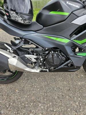 Черный Кавасаки Ninja 2025 в Вильнюс, объемом двигателя 0.50 л и пробегом 6 тыс. км за 5700 €, фото 11 на AUTOMOTO.COM.LV