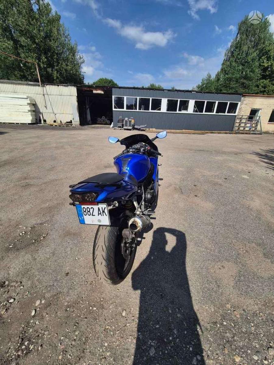 Zils Kawasaki Ninja 1999 Prienai, ar dzinēja tilpumu 0.90 L un nobraukumu 39 tūkst. km par 1900 €, foto 8 vietnē AUTOMOTO.COM.LV