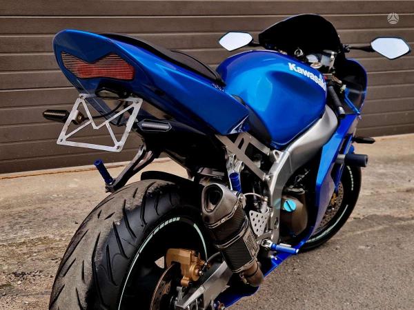 Blue Kawasaki Ninja 2003 in Vilnius, with an engine capacity of 0.60 L and mileage of 41 thousand km for 3750 €, photo 7 on AUTOMOTO.COM.LV