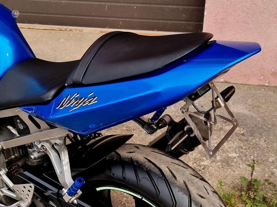 Blue Kawasaki Ninja 2003 in Vilnius, with an engine capacity of 0.60 L and mileage of 41 thousand km for 3750 €, photo 12 on AUTOMOTO.COM.LV