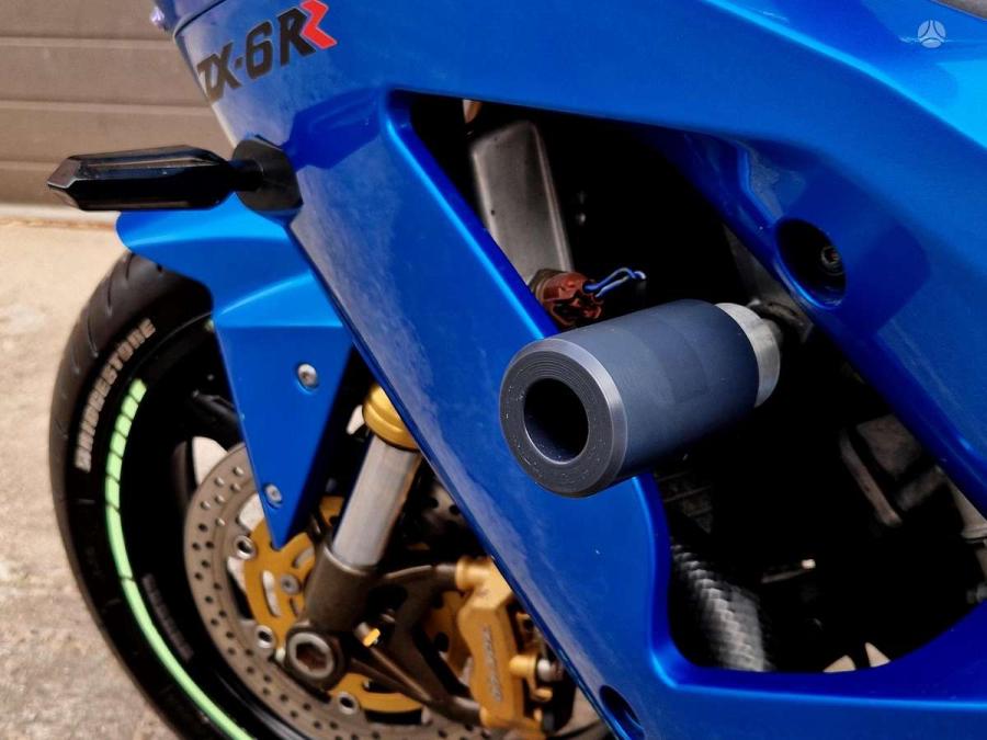 Blue Kawasaki Ninja 2003 in Vilnius, with an engine capacity of 0.60 L and mileage of 41 thousand km for 3750 €, photo 13 on AUTOMOTO.COM.LV