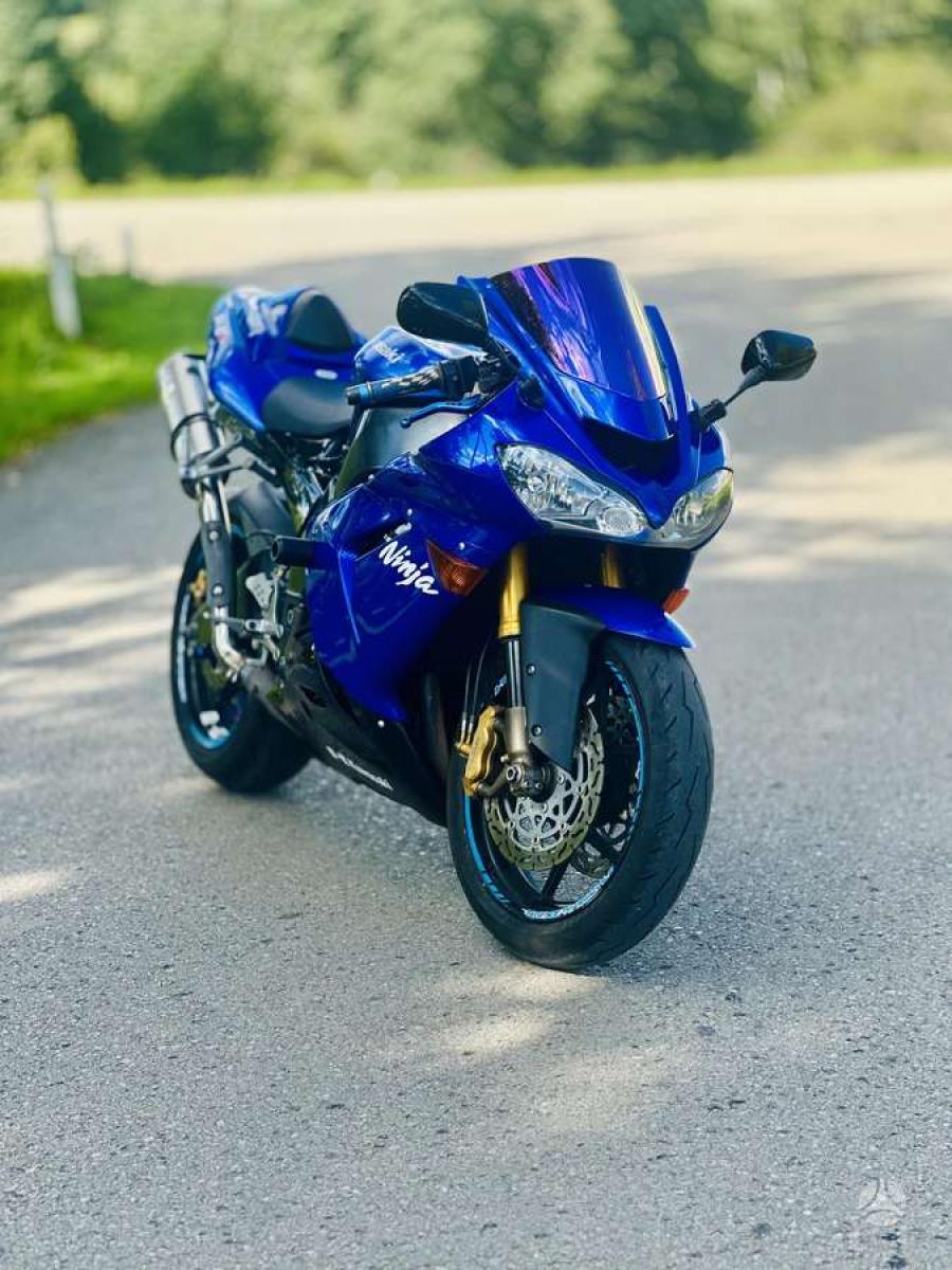 Blue Kawasaki Ninja 2004 in Radviliskis, with an engine capacity of 1.00 L and mileage of 29 thousand km for 3900 €, photo 8 on AUTOMOTO.COM.LV