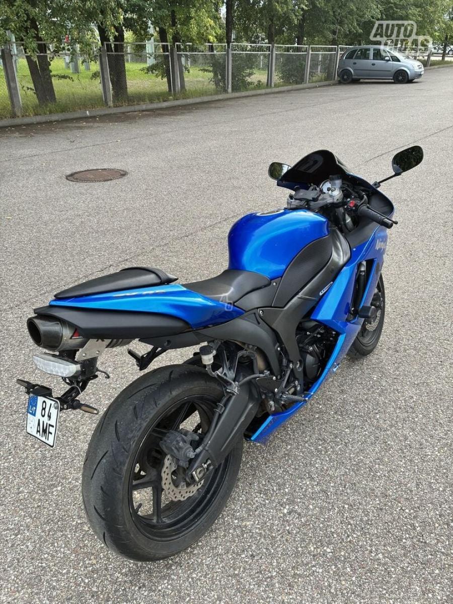 Zils Kawasaki Ninja 2007 Viļņa, ar dzinēja tilpumu 0.60 L un nobraukumu 30 tūkst. km par 4300 €, foto 4 vietnē AUTOMOTO.COM.LV