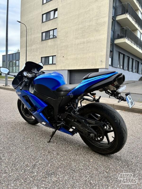 Blue Kawasaki Ninja 2007 in Vilnius, with an engine capacity of 0.60 L and mileage of 30 thousand km for 4300 €, photo 7 on AUTOMOTO.COM.LV