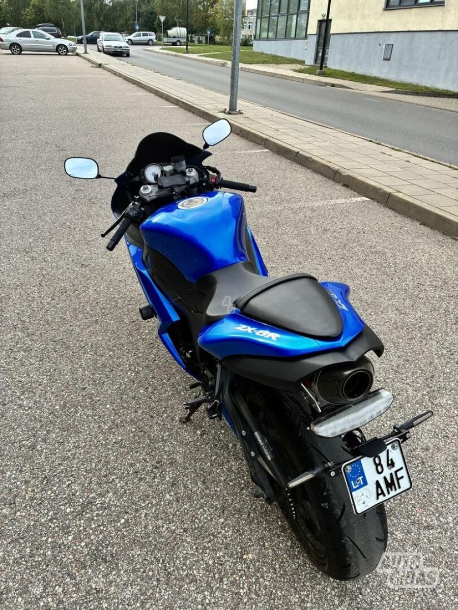 Zils Kawasaki Ninja 2007 Viļņa, ar dzinēja tilpumu 0.60 L un nobraukumu 30 tūkst. km par 4300 €, foto 13 vietnē AUTOMOTO.COM.LV