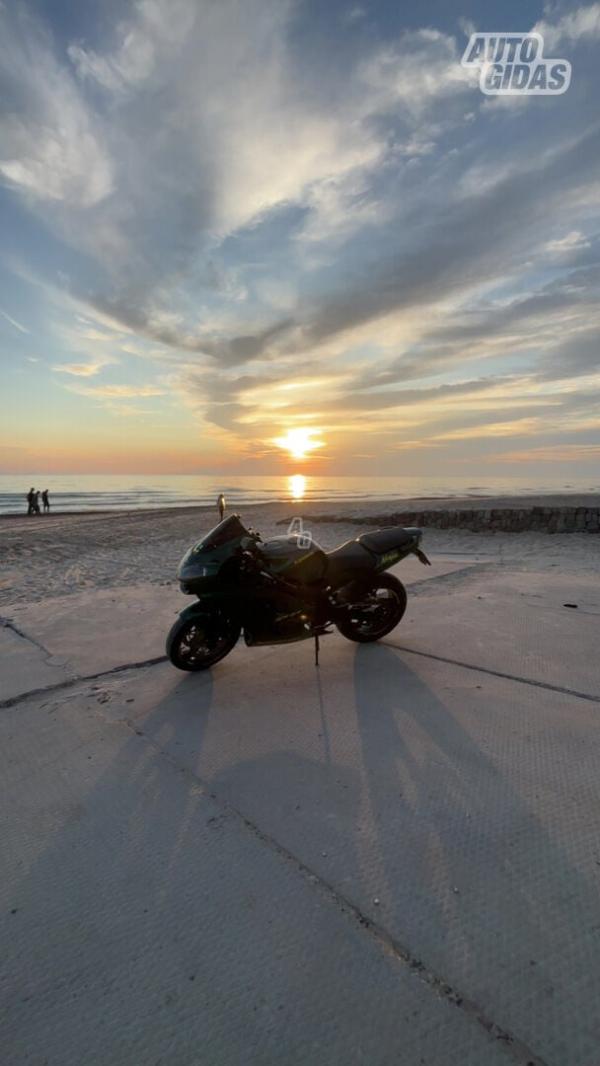 Zaļš Kawasaki Ninja 2000 Klaipėda, ar dzinēja tilpumu 0.60 L un nobraukumu 36 tūkst. km par 2700 €, foto 1 vietnē AUTOMOTO.COM.LV