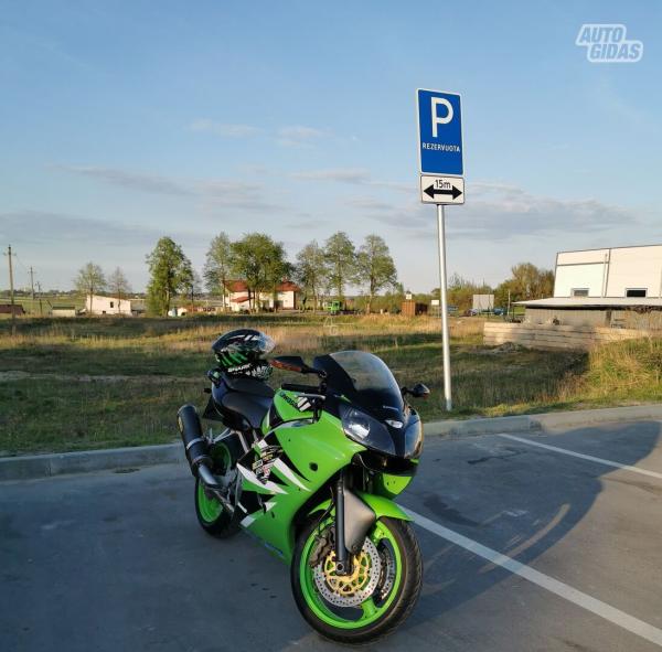 Green Kawasaki Ninja 2001 in Siauliai, with an engine capacity of 0.60 L and mileage of 33 thousand km for 2750 €, photo 1 on AUTOMOTO.COM.LV