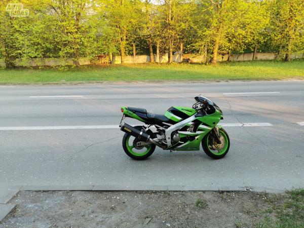 Green Kawasaki Ninja 2001 in Siauliai, with an engine capacity of 0.60 L and mileage of 33 thousand km for 2750 €, photo 2 on AUTOMOTO.COM.LV