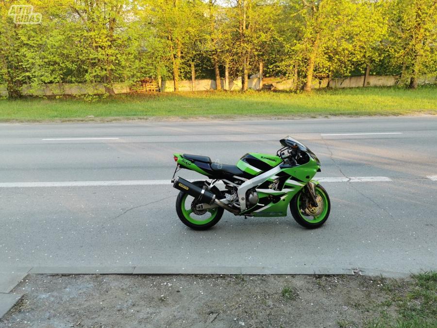 Zaļš Kawasaki Ninja 2001 Šauļi, ar dzinēja tilpumu 0.60 L un nobraukumu 33 tūkst. km par 2750 €, foto 3 vietnē AUTOMOTO.COM.LV