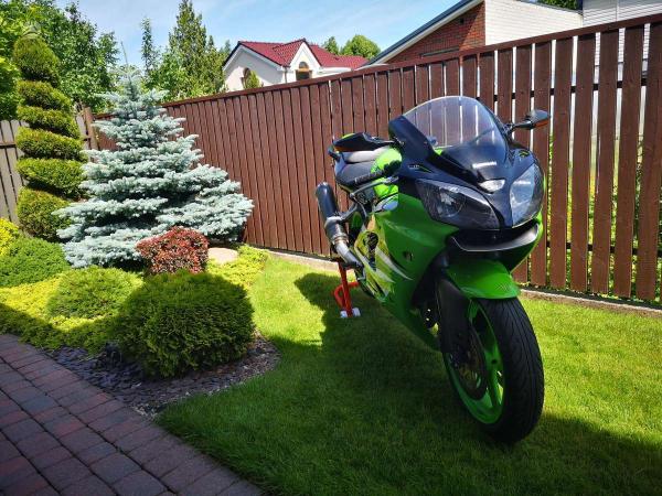 Zaļš Kawasaki Ninja 2001 Šauļi, ar dzinēja tilpumu 0.60 L un nobraukumu 33 tūkst. km par 2750 €, foto 2 vietnē AUTOMOTO.COM.LV