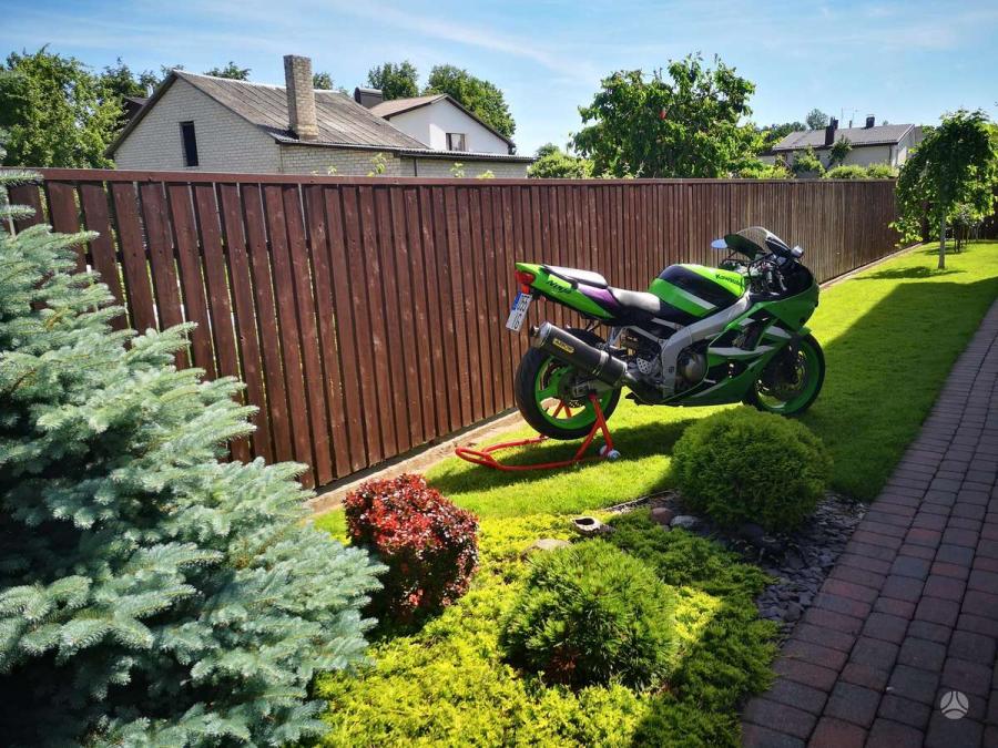 Green Kawasaki Ninja 2001 in Siauliai, with an engine capacity of 0.60 L and mileage of 33 thousand km for 2750 €, photo 4 on AUTOMOTO.COM.LV