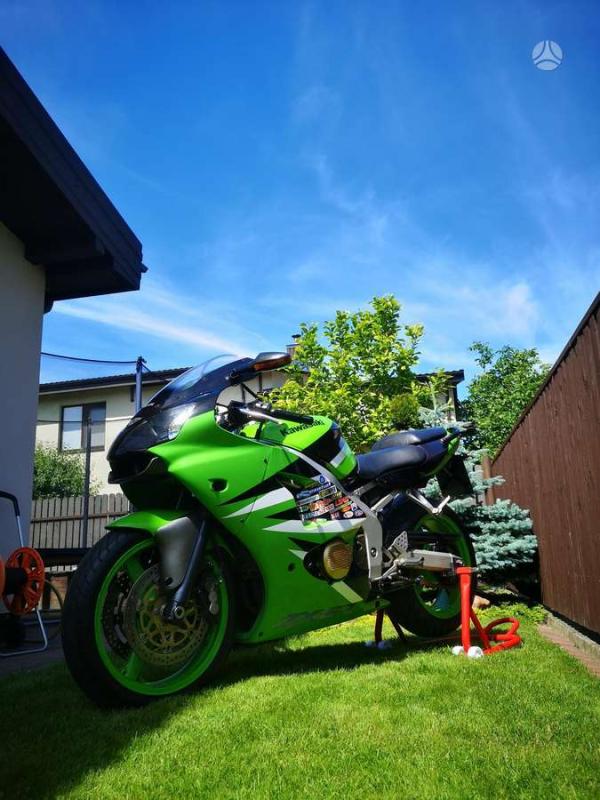 Green Kawasaki Ninja 2001 in Siauliai, with an engine capacity of 0.60 L and mileage of 33 thousand km for 2750 €, photo 9 on AUTOMOTO.COM.LV