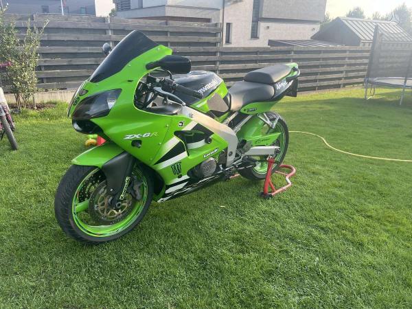 Zaļš Kawasaki Ninja 2001 Viļņa, ar dzinēja tilpumu 0.60 L un nobraukumu 65 tūkst. km par 2300 €, foto 1 vietnē AUTOMOTO.COM.LV