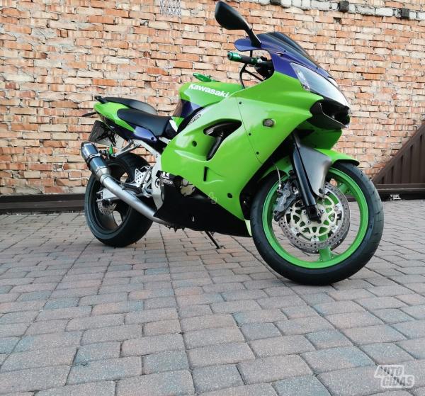 Green Kawasaki Ninja 2001 in Siauliai, with an engine capacity of 0.90 L and mileage of 37 thousand km for 3000 €, photo 1 on AUTOMOTO.COM.LV