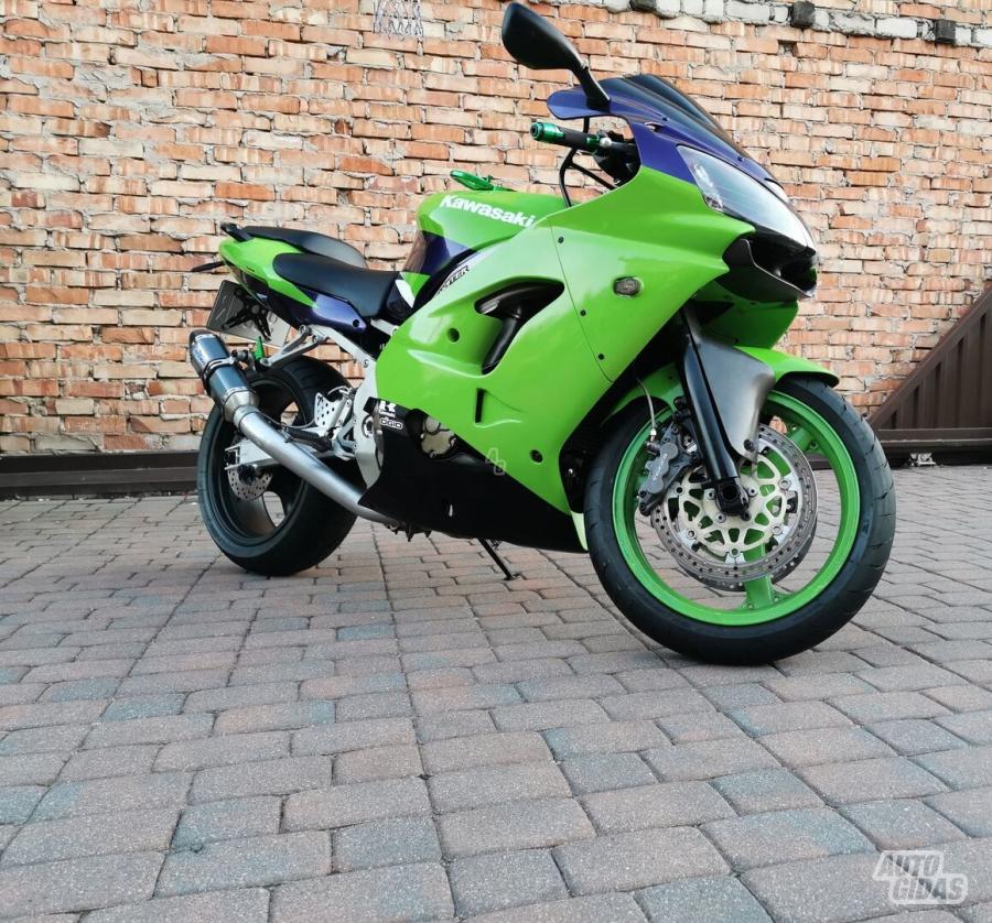 Зеленый Кавасаки Ninja 2001 в Шяуляй, объемом двигателя 0.90 л и пробегом 37 тыс. км за 3000 €, фото 1 на AUTOMOTO.COM.LV