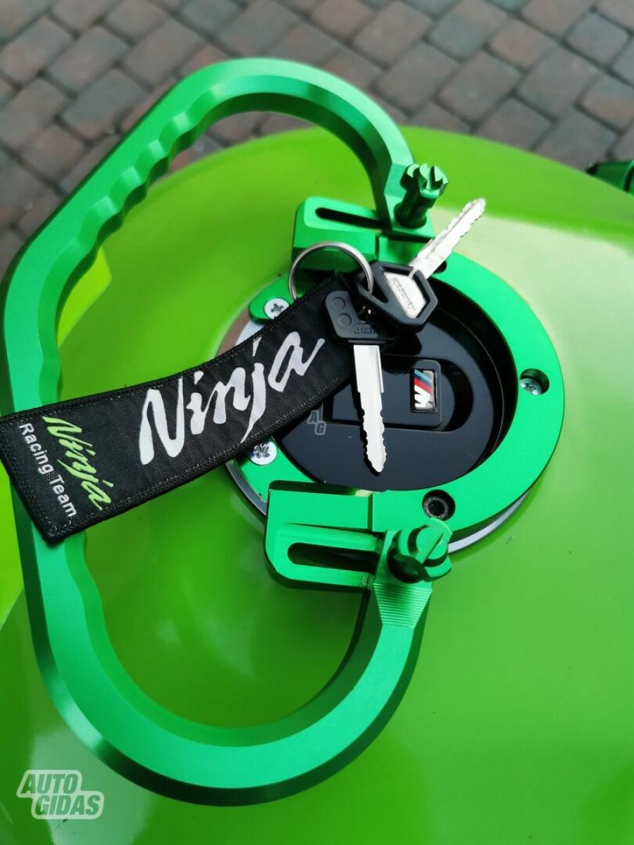 Зеленый Кавасаки Ninja 2001 в Шяуляй, объемом двигателя 0.90 л и пробегом 37 тыс. км за 3000 €, фото 3 на AUTOMOTO.COM.LV