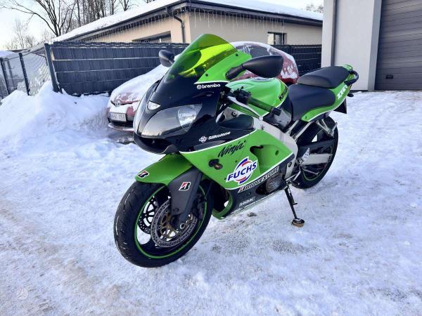Green Kawasaki Ninja 2002 in Vilnius, with an engine capacity of 0.64 L and mileage of 57 thousand km for 1490 €, photo 2 on AUTOMOTO.COM.LV