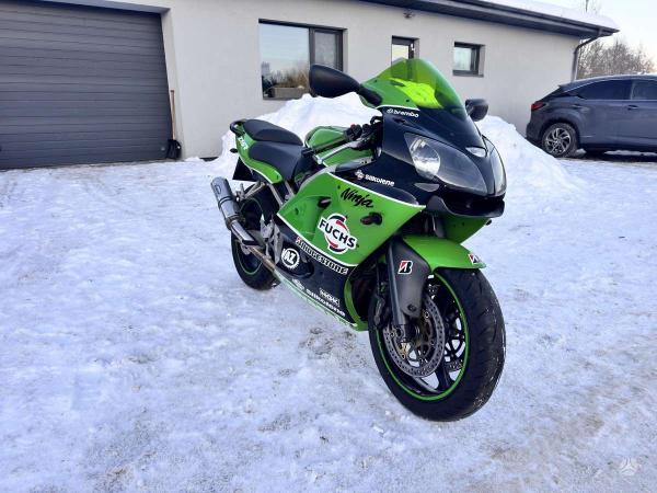 Green Kawasaki Ninja 2002 in Vilnius, with an engine capacity of 0.64 L and mileage of 57 thousand km for 1490 €, photo 4 on AUTOMOTO.COM.LV