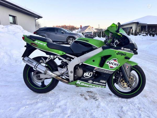 Green Kawasaki Ninja 2002 in Vilnius, with an engine capacity of 0.64 L and mileage of 57 thousand km for 1490 €, photo 5 on AUTOMOTO.COM.LV