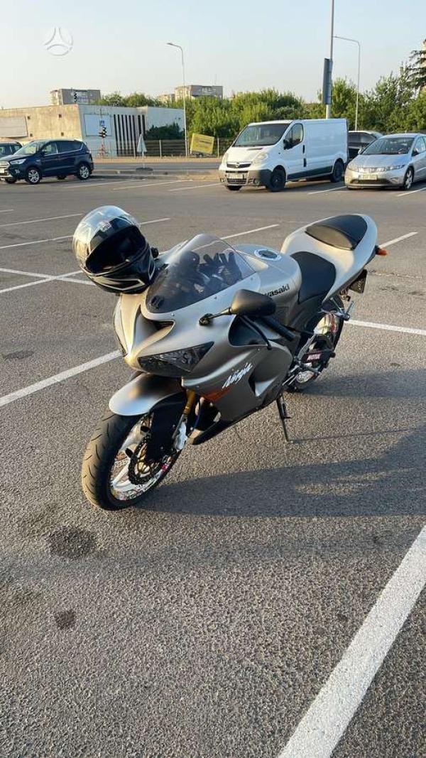 Green Kawasaki Ninja 2006 in Vilnius, with an engine capacity of 0.64 L and mileage of 15 thousand km for 3750 €, photo 1 on AUTOMOTO.COM.LV