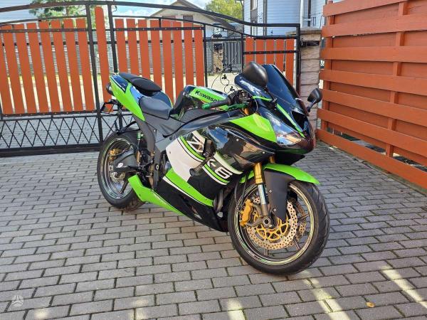 Zaļš Kawasaki Ninja 2006 Kretinga, ar dzinēja tilpumu 0.64 L un nobraukumu 34 tūkst. km par 3100 €, foto 3 vietnē AUTOMOTO.COM.LV