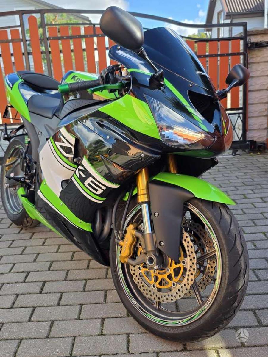 Zaļš Kawasaki Ninja 2006 Kretinga, ar dzinēja tilpumu 0.64 L un nobraukumu 34 tūkst. km par 3100 €, foto 4 vietnē AUTOMOTO.COM.LV