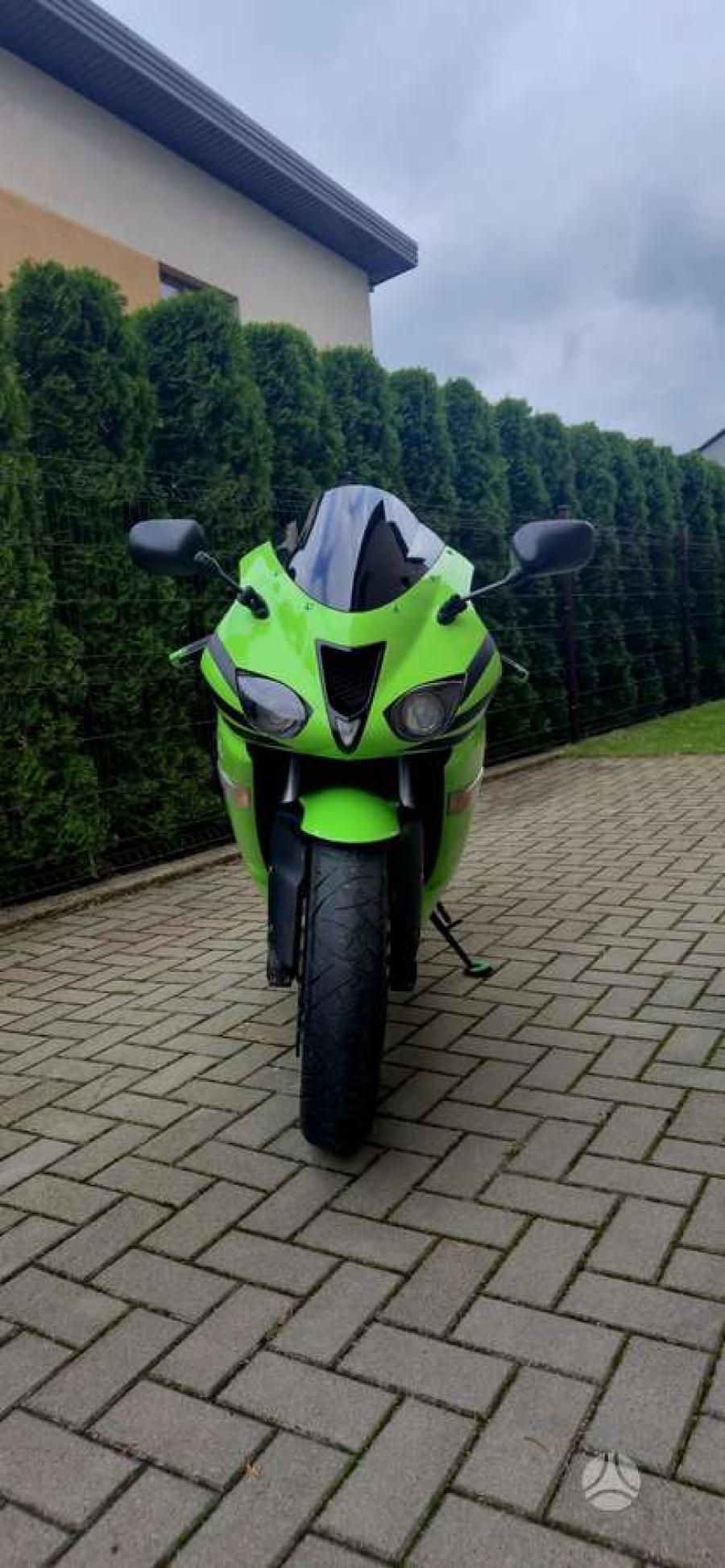 Green Kawasaki Ninja 2007 in Alytus, with an engine capacity of 0.60 L and mileage of 53 thousand km for 3990 €, photo 1 on AUTOMOTO.COM.LV