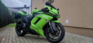 Green Kawasaki Ninja 2007 in Alytus, with an engine capacity of 0.60 L and mileage of 53 thousand km for 3990 €, photo 2 on AUTOMOTO.COM.LV