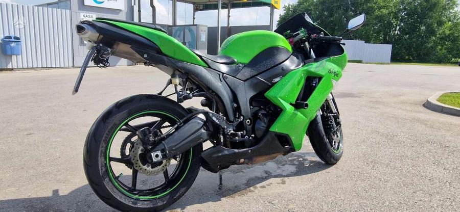 Зеленый Кавасаки Ninja 2007 в Ионишкис, объемом двигателя 0.60 л и пробегом 51 тыс. км за 3800 €, фото 4 на AUTOMOTO.COM.LV