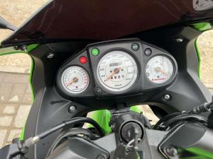 Green Kawasaki Ninja 2012 in Vilnius, with an engine capacity of 0.25 L and mileage of 20 thousand km for 1500 €, photo 7 on AUTOMOTO.COM.LV