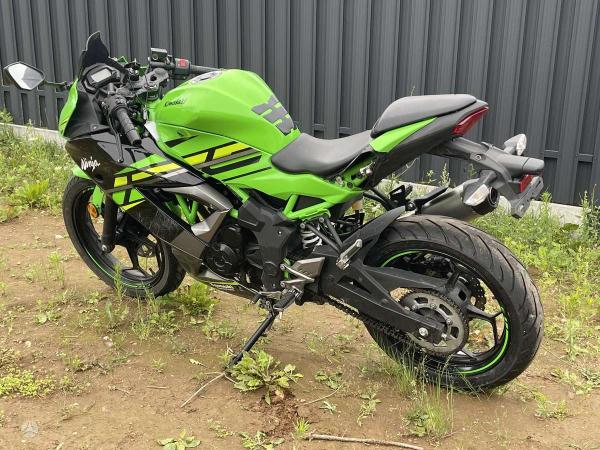 Green Kawasaki Ninja 2019 in Vilnius, with an engine capacity of 0.13 L and mileage of 26 thousand km for 2400 €, photo 6 on AUTOMOTO.COM.LV