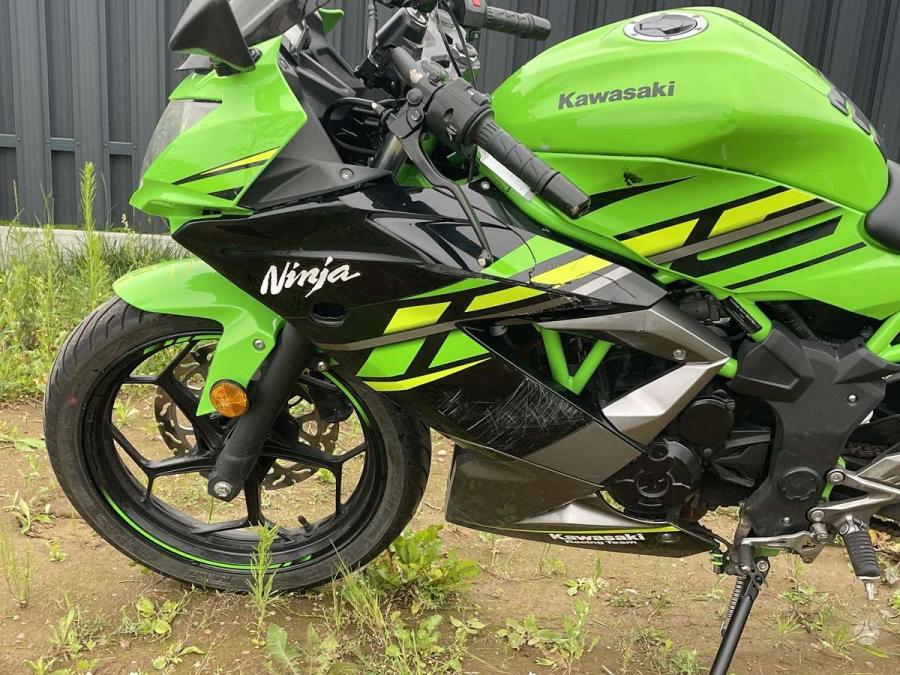 Zaļš Kawasaki Ninja 2019 Viļņa, ar dzinēja tilpumu 0.13 L un nobraukumu 26 tūkst. km par 2400 €, foto 12 vietnē AUTOMOTO.COM.LV