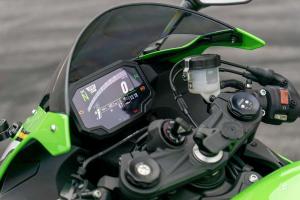 Zaļš Kawasaki Ninja 2025 Viļņa, ar dzinēja tilpumu 0.64 L un nobraukumu 6 tūkst. km par 9650 €, foto 19 vietnē AUTOMOTO.COM.LV