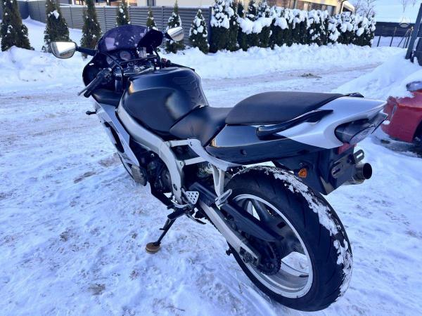 Серый Кавасаки Ninja 2000 в Вильнюс, объемом двигателя 0.60 л и пробегом 54 тыс. км за 1690 €, фото 8 на AUTOMOTO.COM.LV