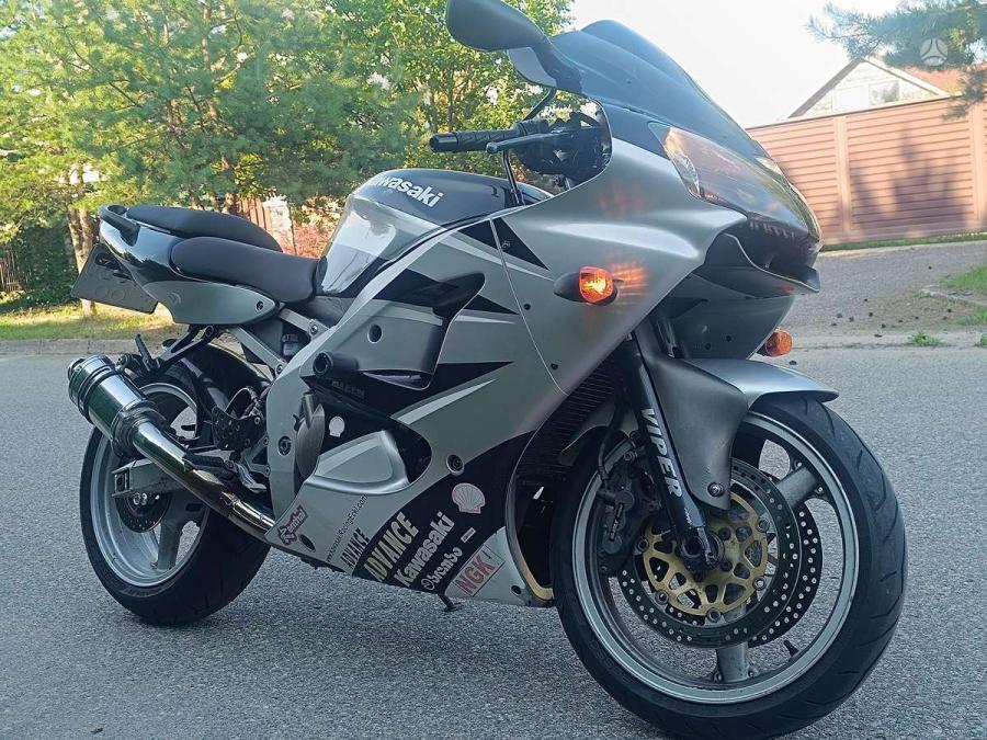 Серый Кавасаки Ninja 2001 в Вильнюс, объемом двигателя 0.60 л и пробегом 25 тыс. км за 1850 €, фото 4 на AUTOMOTO.COM.LV