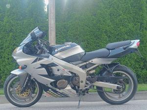 Серый Кавасаки Ninja 2001 в Вильнюс, объемом двигателя 0.60 л и пробегом 25 тыс. км за 1850 €, фото 6 на AUTOMOTO.COM.LV