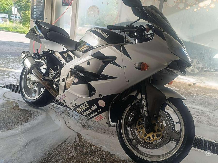 Серый Кавасаки Ninja 2001 в Вильнюс, объемом двигателя 0.60 л и пробегом 25 тыс. км за 1850 €, фото 8 на AUTOMOTO.COM.LV