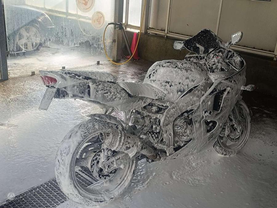 Серый Кавасаки Ninja 2001 в Вильнюс, объемом двигателя 0.60 л и пробегом 25 тыс. км за 1850 €, фото 9 на AUTOMOTO.COM.LV