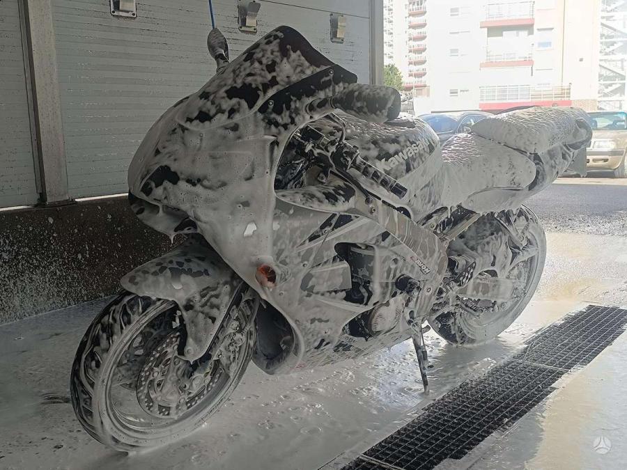 Серый Кавасаки Ninja 2001 в Вильнюс, объемом двигателя 0.60 л и пробегом 25 тыс. км за 1850 €, фото 10 на AUTOMOTO.COM.LV