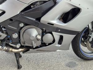 Pelēks Kawasaki Ninja 2004 Kauņa, ar dzinēja tilpumu 0.60 L un nobraukumu 18 tūkst. km par 1600 €, foto 9 vietnē AUTOMOTO.COM.LV