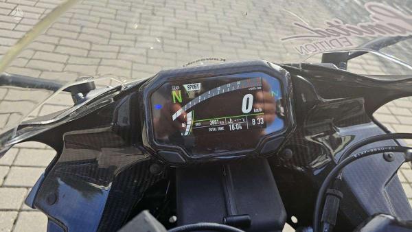 Pelēks Kawasaki Ninja 2025 Viļņa, ar dzinēja tilpumu 0.64 L un nobraukumu 4 tūkst. km par 10600 €, foto 7 vietnē AUTOMOTO.COM.LV