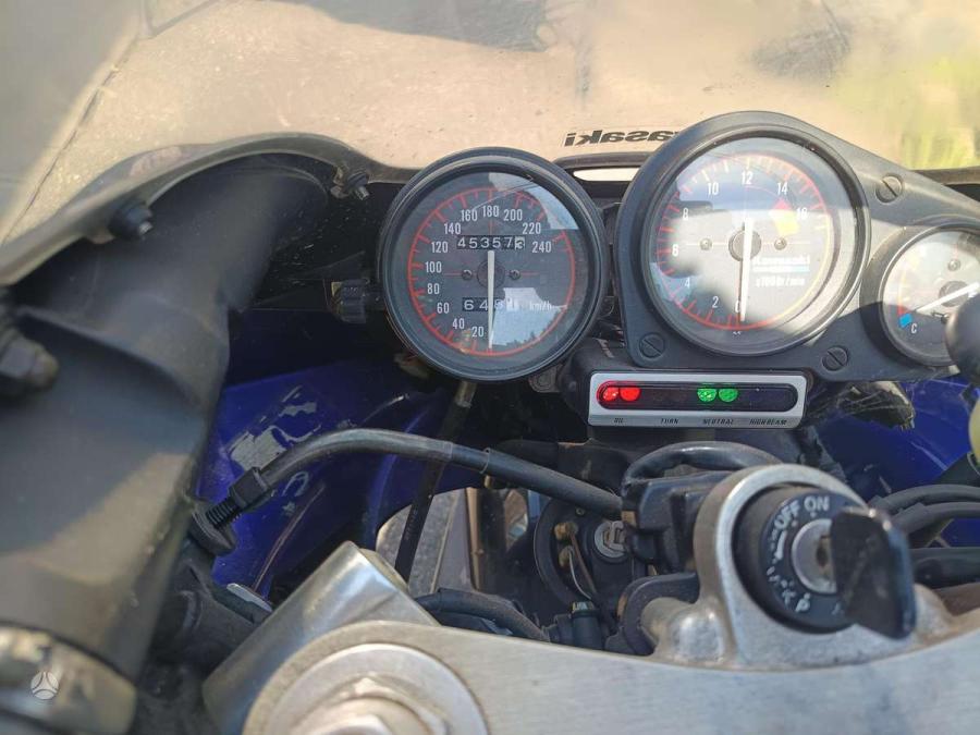 Kawasaki Ninja 1993 in Ignalina, with an engine capacity of 0.40 L and mileage of 43 thousand km for 850 €, photo 4 on AUTOMOTO.COM.LV