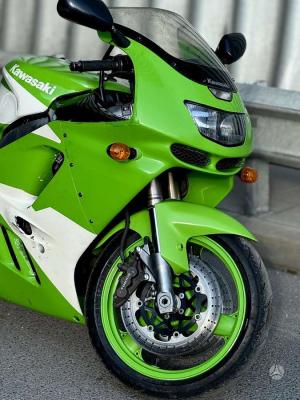 Kawasaki Ninja 1997 in Vilnius, with an engine capacity of 0.90 L and mileage of 65 thousand km for 1600 €, photo 4 on AUTOMOTO.COM.LV