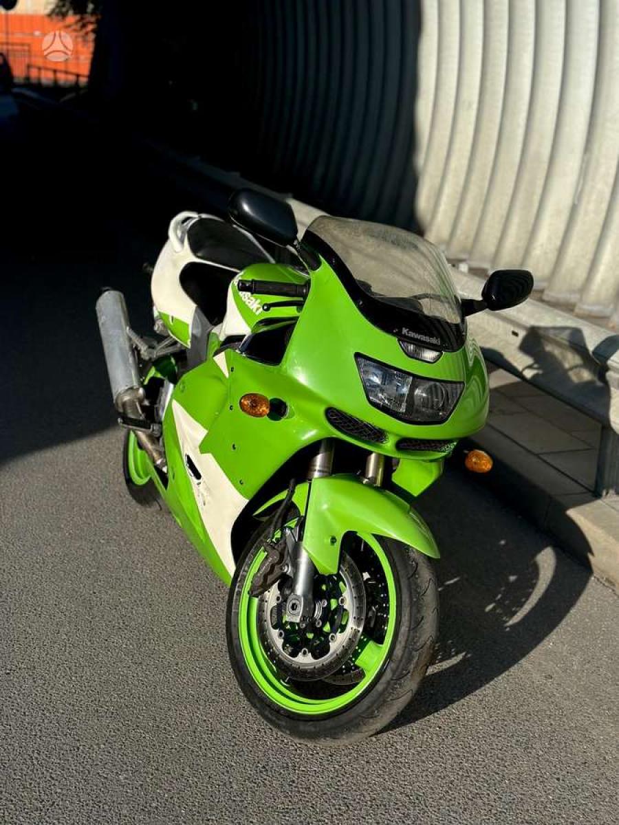 Kawasaki Ninja 1997 in Vilnius, with an engine capacity of 0.90 L and mileage of 65 thousand km for 1600 €, photo 5 on AUTOMOTO.COM.LV